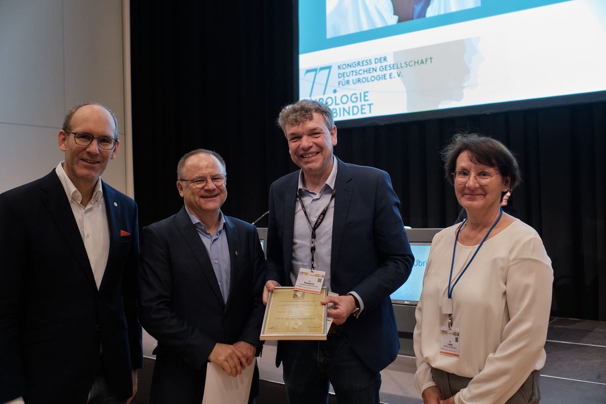 Felix Martin Oberländer-Preis 2025 für Prof. Dr. Jens-Uwe Stolzenburg